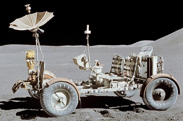 GM Brings Innovative Battery Tech to New Lunar Rover Concept EV ...
